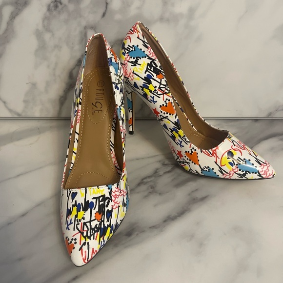 Rouge! | Shoes | Rouge Graffiti Pointy Toe Pumps Womans Heels Wearable ...